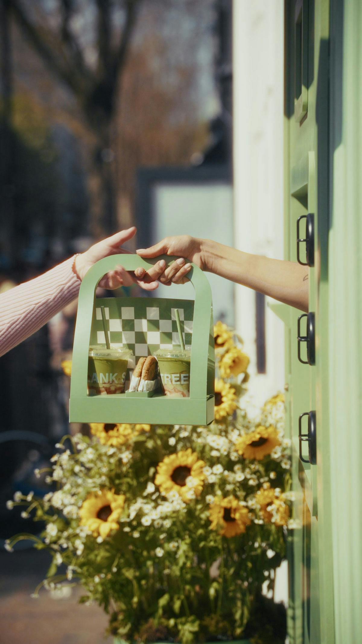 British Rail logo (1964) - Design Research Unit/ Gerry Barney