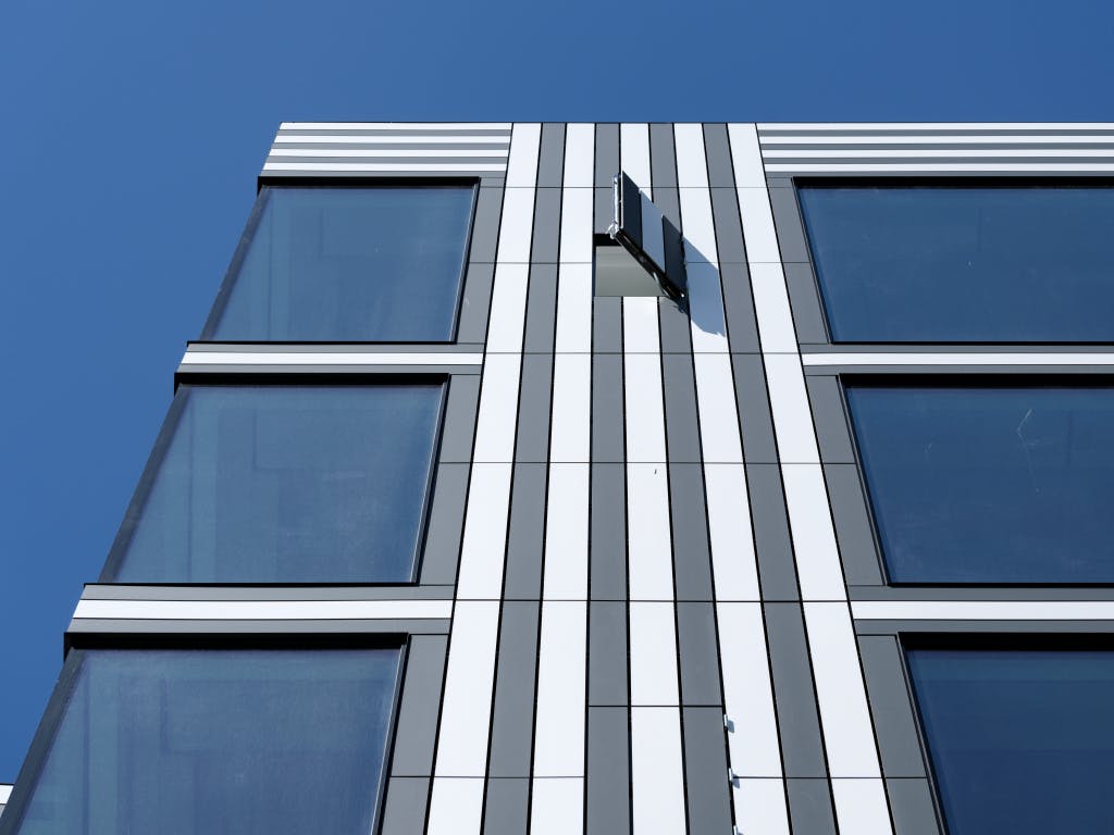 Thonik: Thonik studio building
