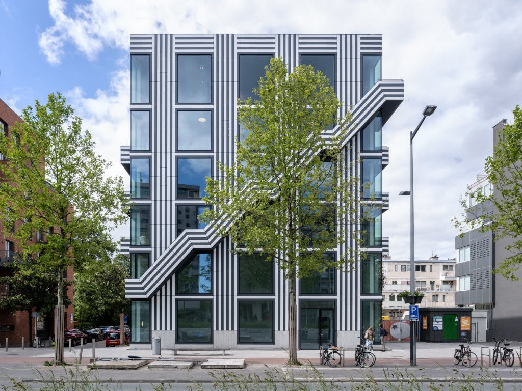 Thonik: Thonik studio building