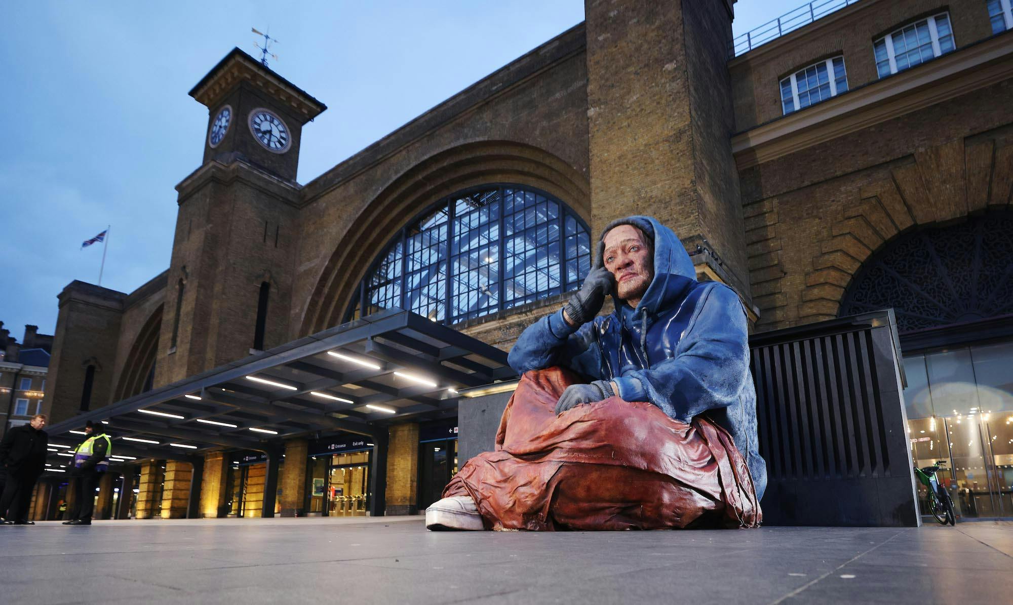 Crisis unveils huge sculpture to help highlight homelessness