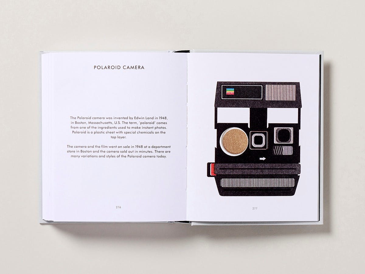 Mini Stories explains everyday phenomena in riso prints