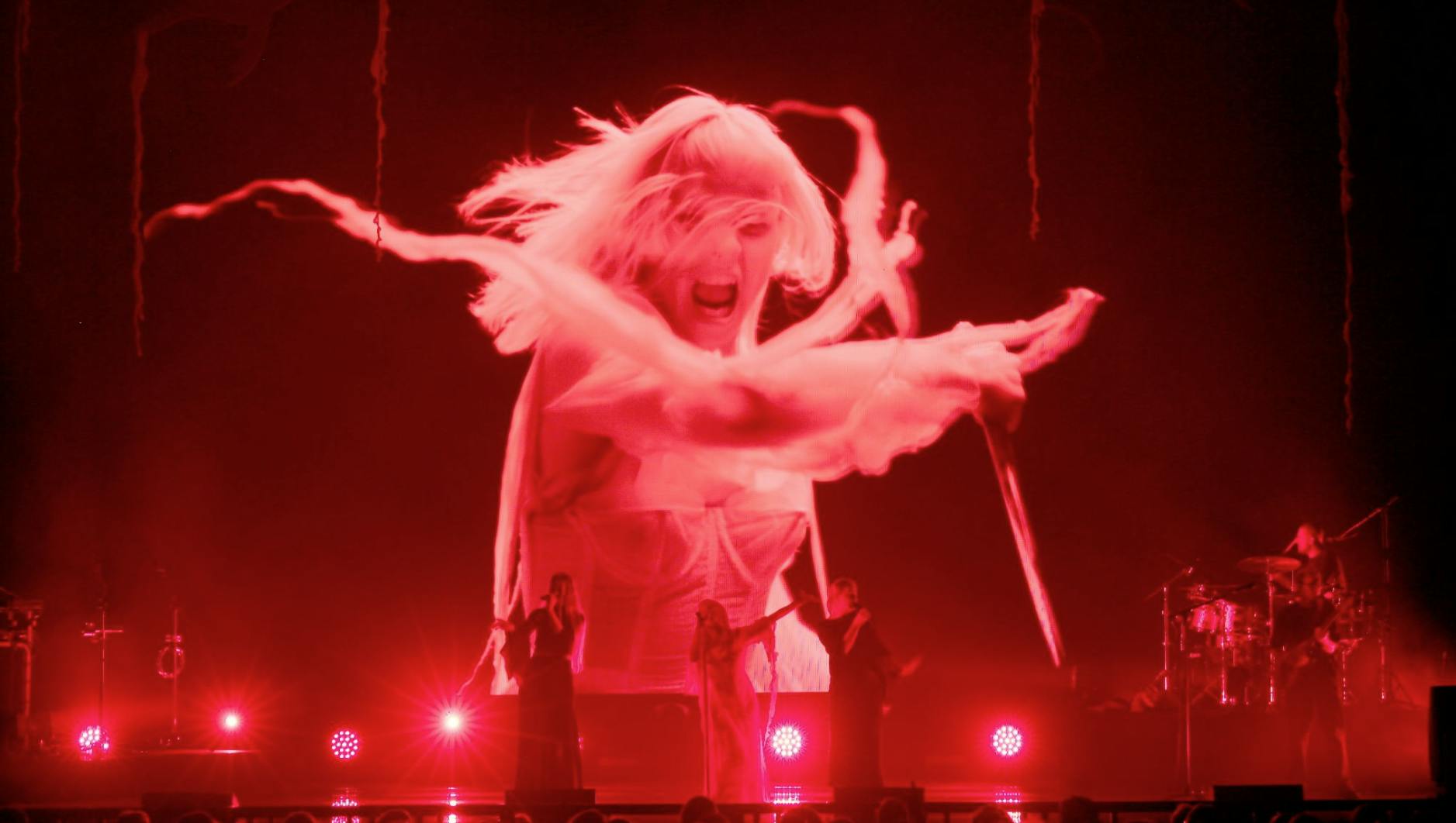 Adam Smith’s ethereal visuals for Aurora’s live shows